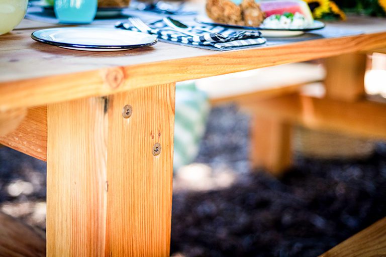 DIY: How to Build a Picnic Table Using Screws - Building Strong