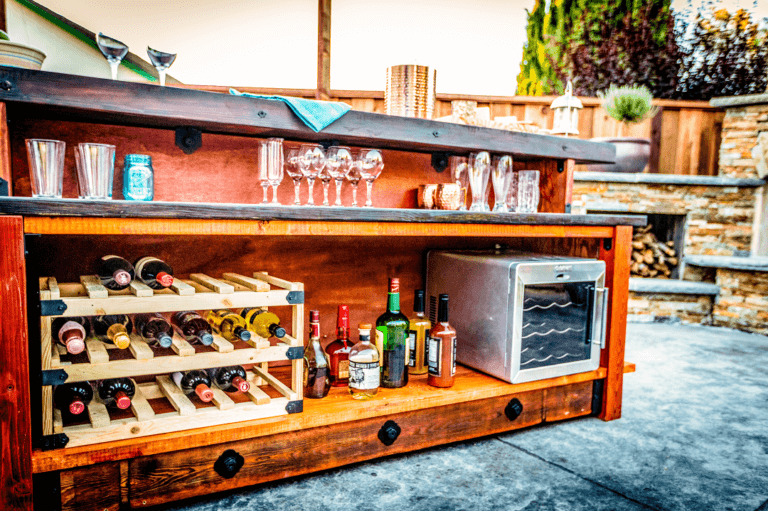 DIY: How to Build a Rustic Bar - Building Strong